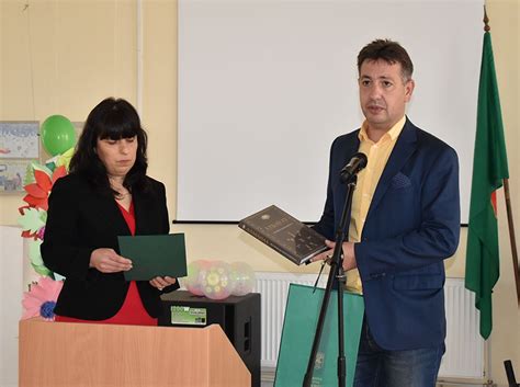 СУ „Вичо Грънчаров” празнува 199 години Regnews Net Новини по всяко време