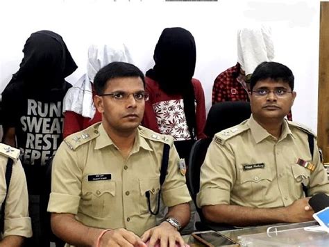 Jamshedpur News Five Criminals Arrested In Robbery Case लूट की घटना
