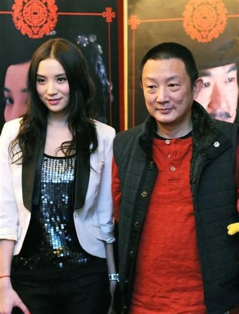 65歲知名導演張黎：5任妻子個個貌美如花，最後一個比他小10歲 資訊咖