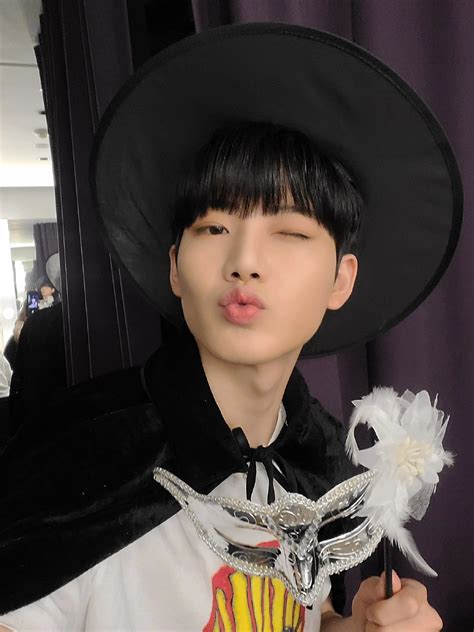 𝙏𝙍𝙎𝙍𝙑𝙀𝙍𝙎𝙀 📸 On Twitter 221023 🐨트레저 준규🌟위버스 정말 트메분들덕분에 사랑을 듬뿍느낀다요