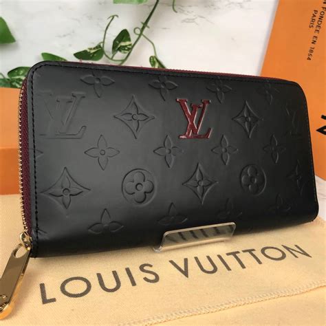 【目立った傷や汚れなし】本物保証 1円~ 美品 Louisvuitton パープル系×マットブラック ジッピーウォレット 男女 ヴェルニ