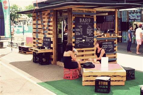 Kiosko realizado con palés Pop Up Cafe Bar Pop Up Cafe Bar Cafe Restaurant Cafe Shop Modern