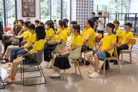 广东佛山：聘任青年职场向导 助力港澳青年创业就业 人民图片网