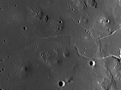 Hallaron Una Cueva Gigante En La Luna En La Que Podría Construirse Una