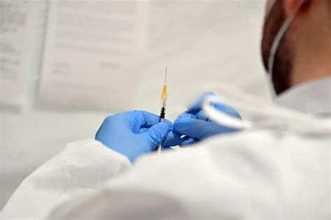 Vaccini Ai 50enni Rinvio Per I Sardi “priorità Alle Persone Fragili
