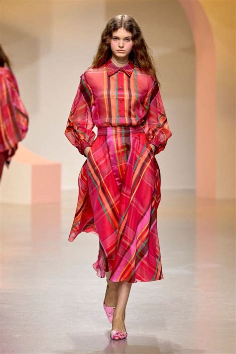 Explore 2024 Womens Fashion Trends Spring And Summer Chic Styles