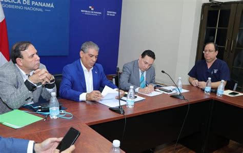 Sucre recibe pliego para atender reclamo de gremios médicos