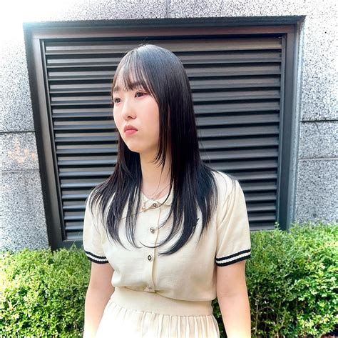 슬릭 레이어드 스타일상의 언더라인 익스터널 External의 두께다발감 쉐입 길이를 슬라이싱 컷트 기법으로 모양을 잡아주고 레이어 층을 올려 포워드 스타일의