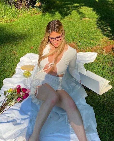 Girls In Glasses 45 Pics