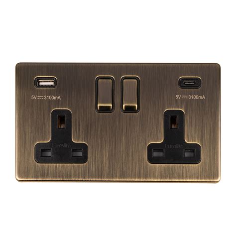 Revive Twin Plug Socket With Usb And Usbc Antique Brassblack Trim