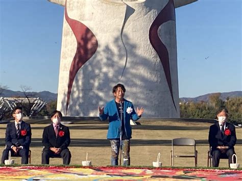 19702025大阪関西万博へ続く カーネーション4万本の華麗な絨毯 Osaka Flower Carpet 2022開幕 万博記念