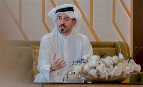 خالد بن حمد يلتقي الطلبة الحاصلين على مقاعد خالد بن حمد الجامعية