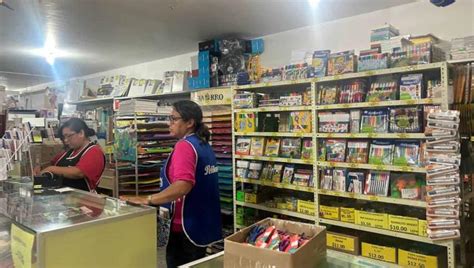 Inician Padres Compra De útiles Escolares