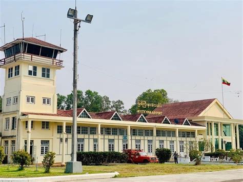 စစ်တပ်မိသားစုဝင်အချို့ အရပ်ဘက်လေကြောင်းလိုင်းများဖြင့် ကချင်ပြည်နယ်မှ အရေးပေါ်ရွှေ့ပြောင်း Bur