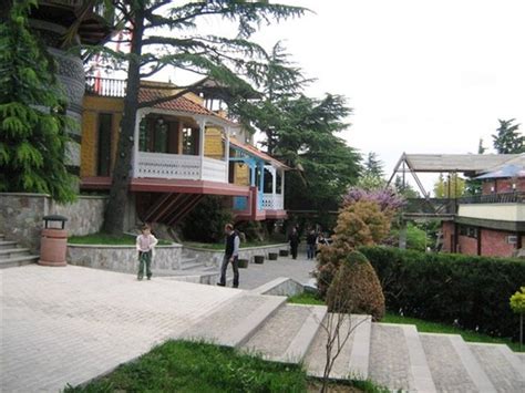 გასართობი პარკი მთაწმინდის პარკი თბილისშიrelax Ge ზე