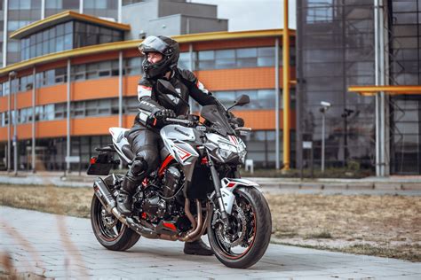 Motortest Kawasaki Z900 Klaar Voor De Aanval Met Deze Stoere Naked