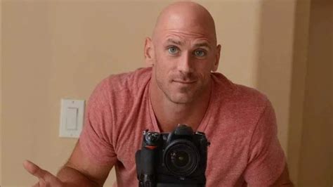 Еха Ето какво поиска порноактьорът Джони Синс от Илон Мъск Новини Woman Bg