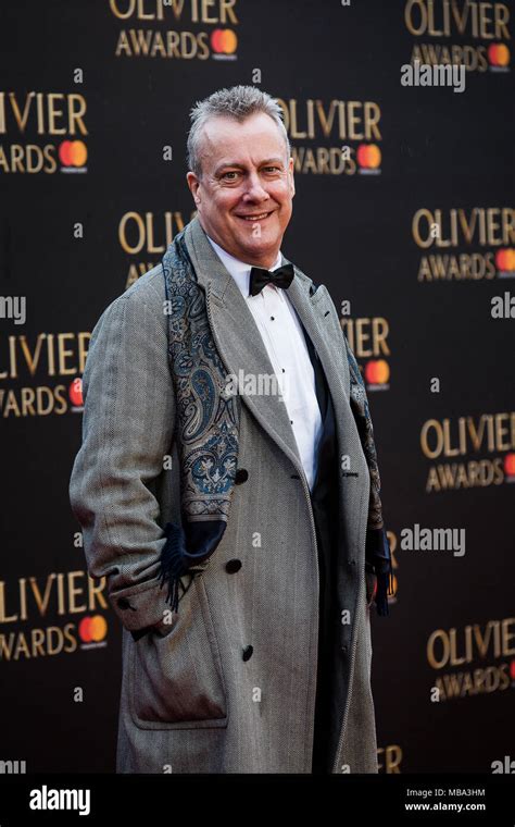 London Uk 8th April 2018 British Actor Stephen Thompkinson Poses In The Rain On The Red