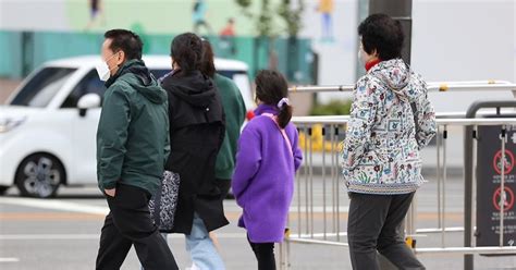 전국 흐리다 차차 맑아져 낮 최고기온 16∼21도