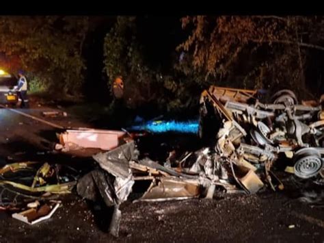 Fatal Accidente Entre Una Ambulancia Y Un Bus Que Cubría La Ruta