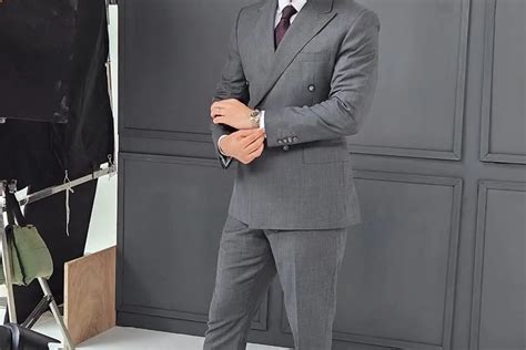Emmad Irfan Biography Age Net Worth Instagram Spouse Height Wiki