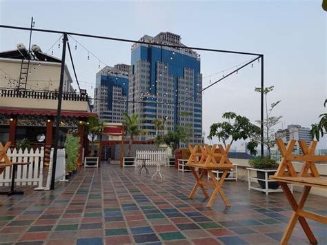 Menu At Langit Seduh Rooftop Cafe Central Jakarta
