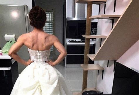 Нацепена булка шокира гостите на сватбата си вижте защо СНИМКИ ВИДЕО