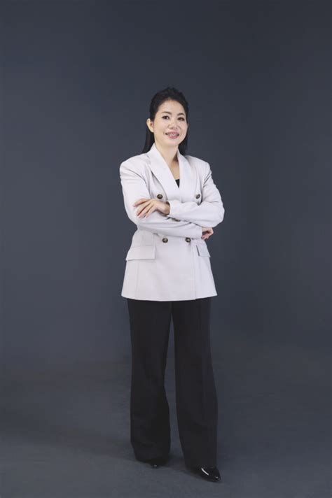 កុំខកខាន ម៉ាស្ទ័រ អៀង វុត្ថា ល្បីល្បាញផ្នែកហុងស៊ុយ និងហោរាសាស្រ្ត