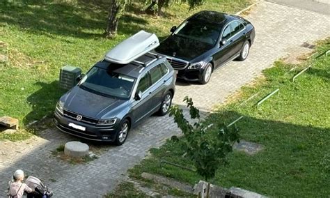 PARKING NA NOGOSTUPU Iako okolo ima praznih parkirališta ovdje je