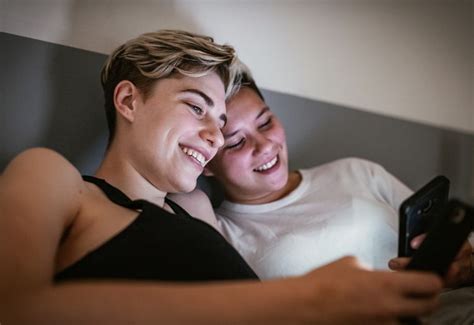10 Things We Learned From Gen Zs Dating Culture
