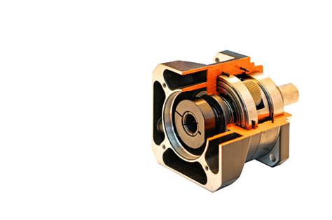 단면은 클리핑 경로로 격리된 비율 회전 속도를 줄이기 위해 세부 및 시스템 톱니 바퀴 베어링 및 기타 내부 정밀 행성 기어 박스 를 보여줍니다 0명에 대한 스톡 사진 및