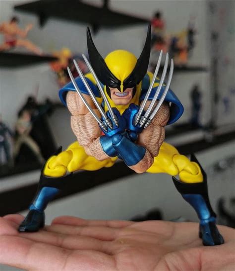 Mafex Wolverine Reissue With Custom Claws Credit Goes To Chicoaracnido On Instagram R Mafex