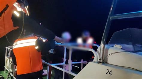 渔民凌晨作业时不慎受伤，海警驾执法艇救援凤凰网视频凤凰网