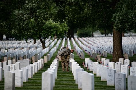 Biden Austin Laud Fallen Service Members In Memorial Day Address U S