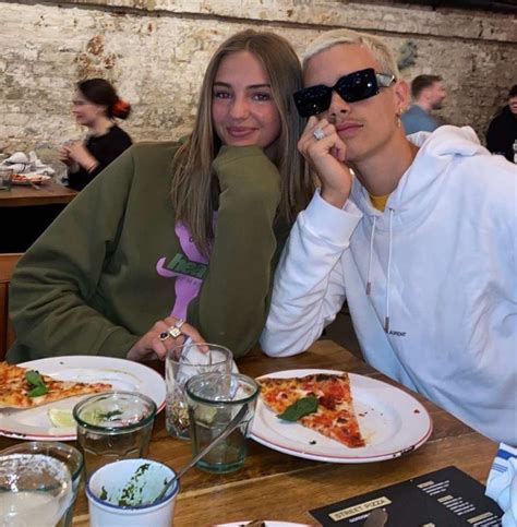 Ромео Бекхэм сделал предложение своей возлюбленной