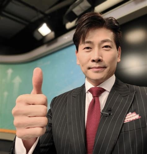 가수 김용필 프로필 나이 아나운서 방송 활동 트로트 데뷔 학력 인스타 오늘의인물