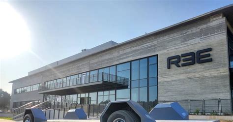 Building An Electric Vehicle Architecture Article Automotive