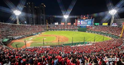 롯데 팬 페스티벌·k팝 콘서트 접목 ‘레드 팬스티벌 개최비수도권 최초 3000만 관중 기념