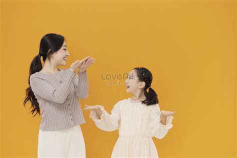 장난꾸러기 모녀 듀오 사진 무료 다운로드 Lovepik