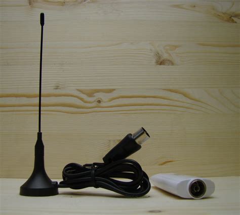 ТВ-тюнер AVE USB TV (DVB-T2, эфирное тв и FM на компьютере)