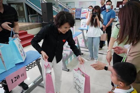 工会开展“六一”儿童节慰问活动 西京新闻网