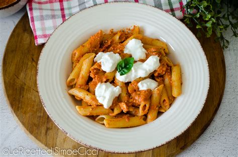 Pasta Con Pesto Rosso E Stracciatella Le Ricette Di Simo E Cicci
