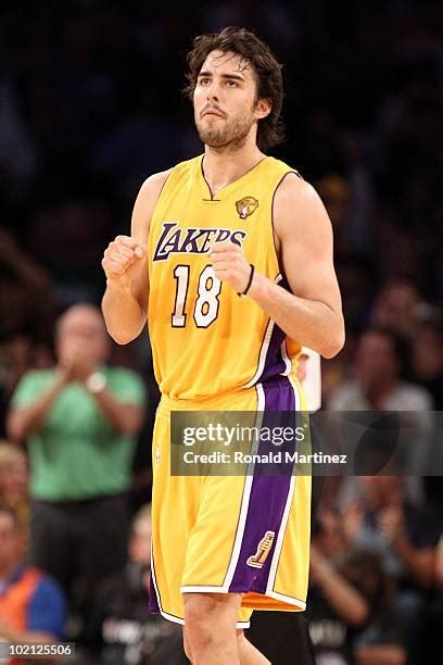 Los Angeles Lakers Sasha Vujacic Photos And Premium High Res Pictures Getty Images