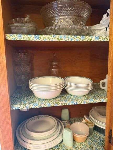 Correll Plates And Bowls Glass Serving Bowls Plates And Odds And Ends Glass Egg Dish Auction Ohio