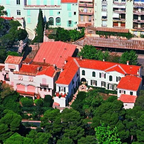 Carolina De Mónaco Así Es La Lujosa Villa Clos Saint Pierre Donde Vive