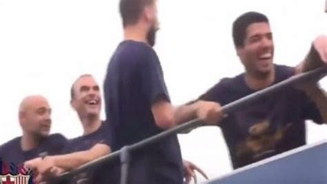 Video Piqué Y Una Polémica Imitación De Cristiano Ronaldo La Gaceta