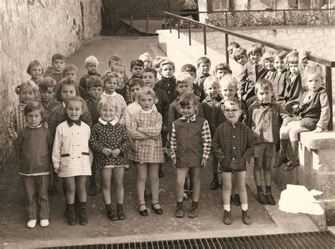 Photo De Classe Maternelle Grande Section De 1970 Ecole Jean Moulin