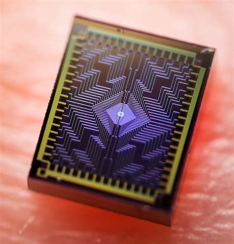 Intels New Chip To Advance Silicon Spin Qubit Research For Quantum