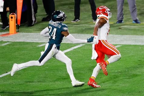 Super Bowl Ref Saw Clear Holding Penalty On Eagles James Bradberry
