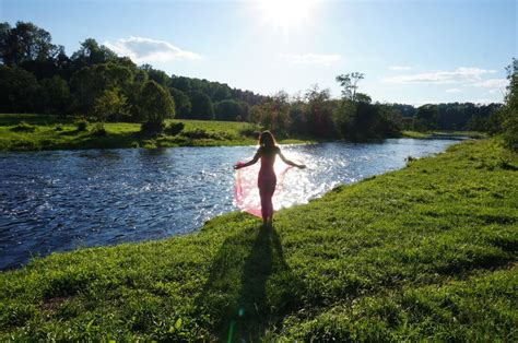On The Beach With Pink Shawl 41 Pics Xhamster
